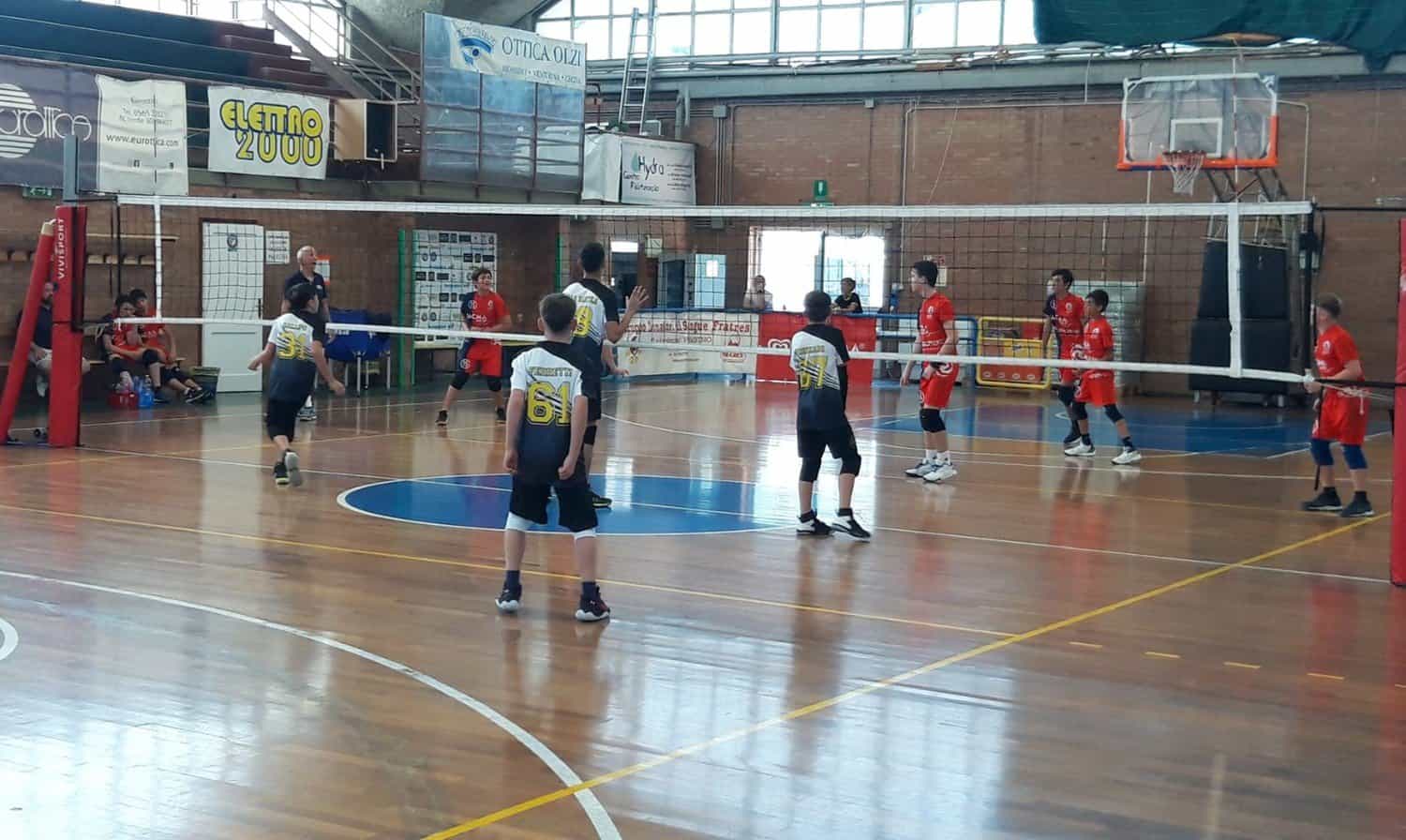 Volleyball Piombino: Beginner Courses and Summer Volleyball Camps